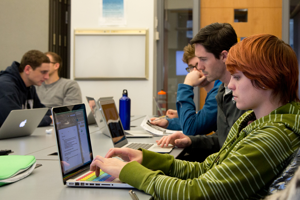 UNE Online introduces 100% online Doctorate in Social Work program