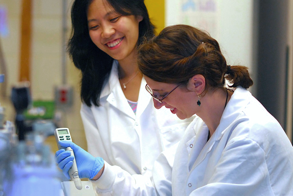 UNE professor awarded $1.7 million to study treatment for HIV nerve ...
