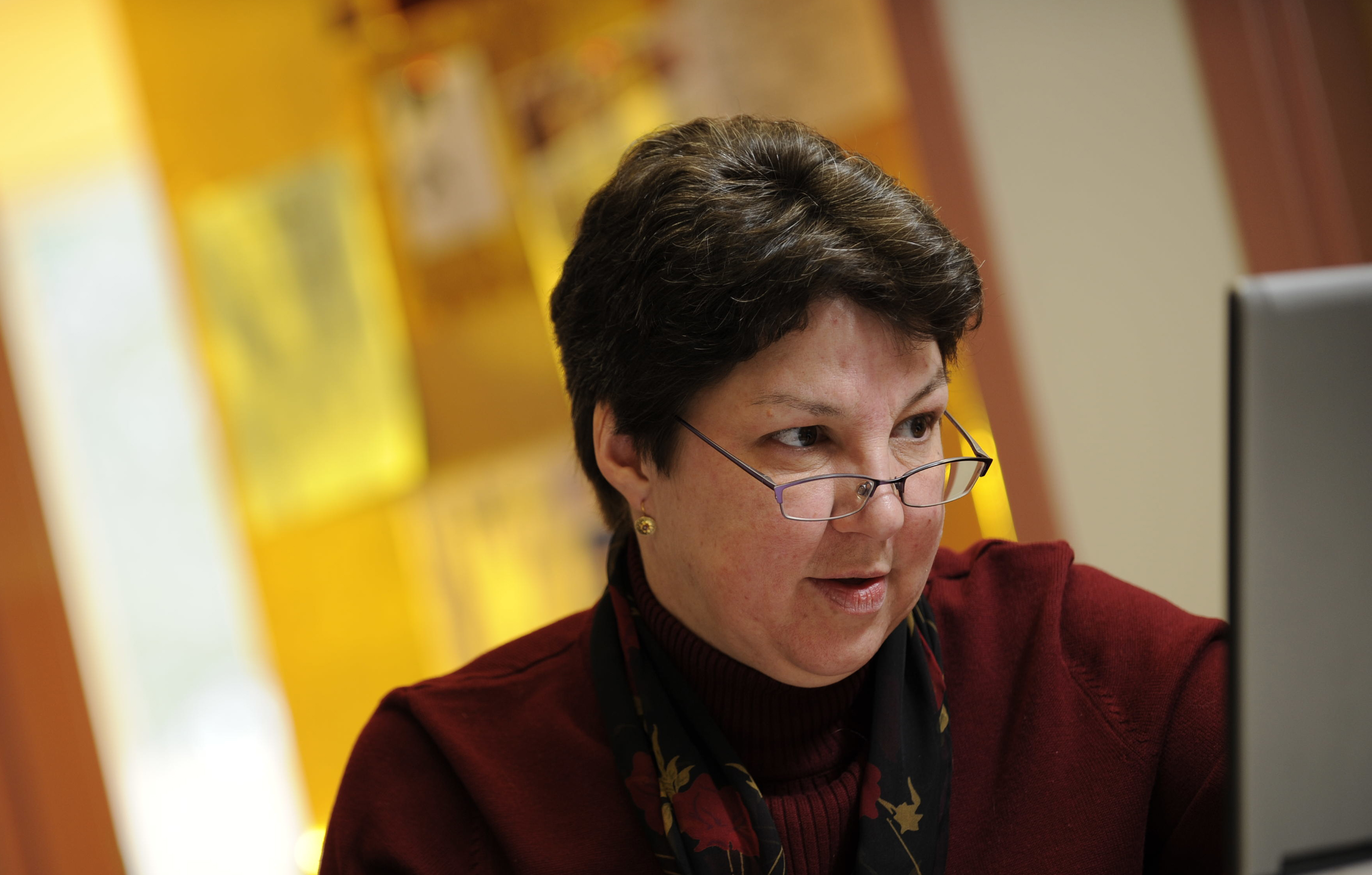 UNE historian Elizabeth De Wolfe publishes on Kentucky Mistress