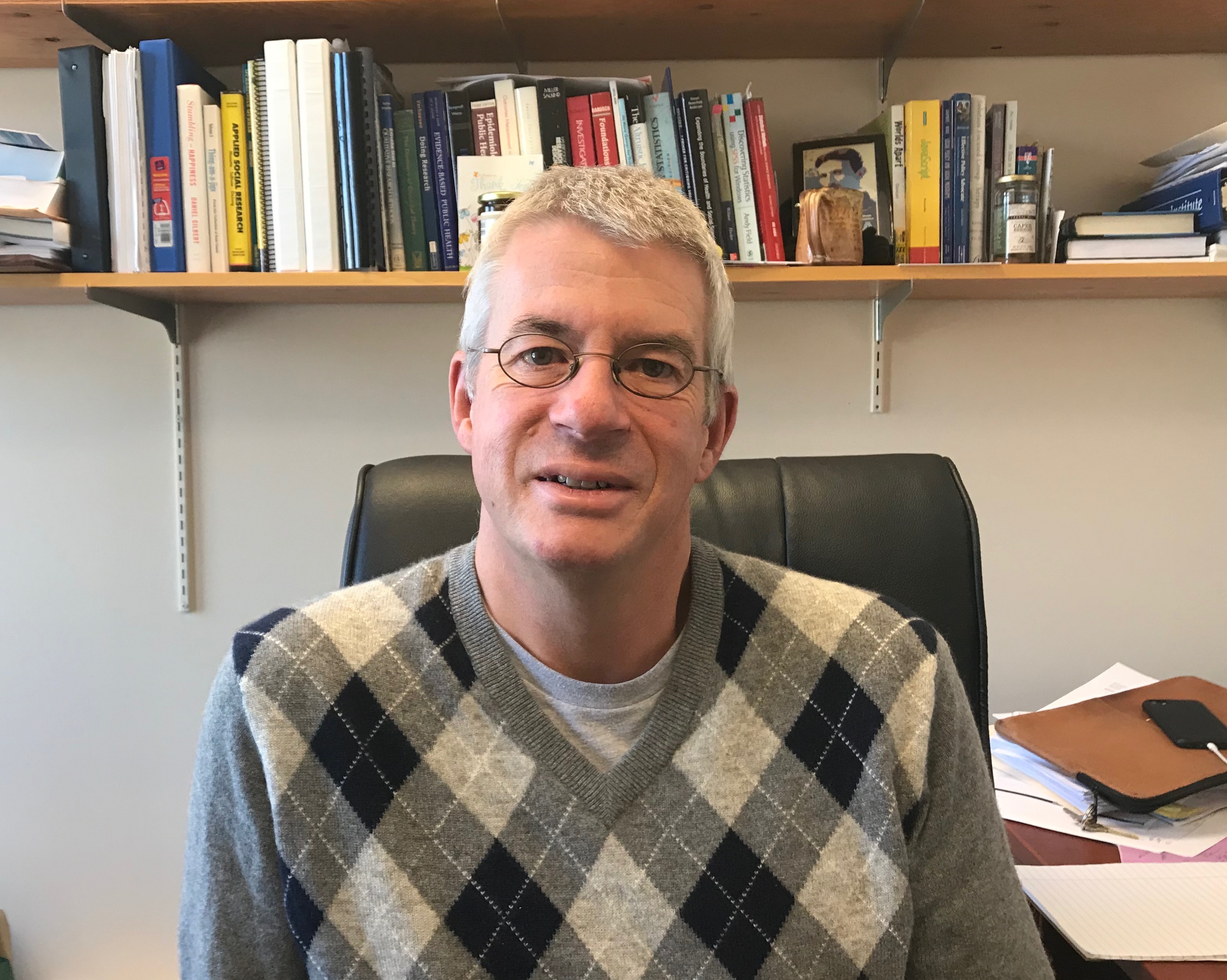 Social Work professor assists Portland Police with crime and safety survey