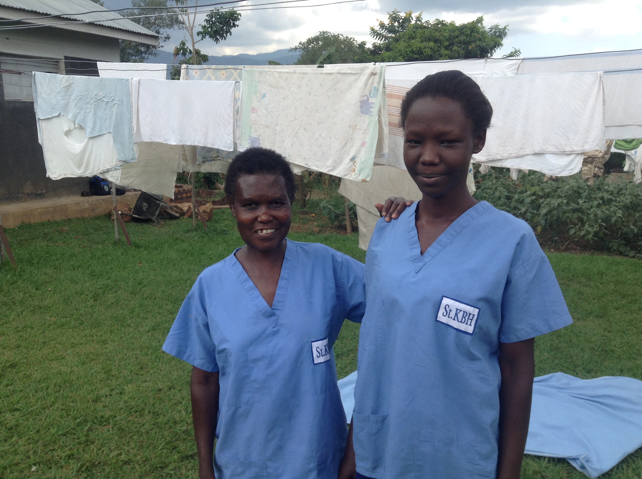 UNE College of Osteopathic Medicine students donate scrubs to clinic in ...